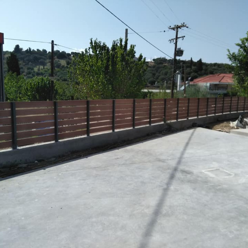 Περίφραξη DECK WPC καφέ σκούρο στην Πάτρα