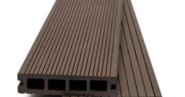 WPC Deck δαπέδου σκούρο καφέ με χτένι 25/145mm